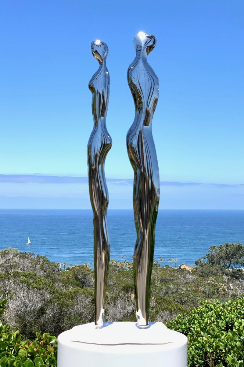 Embrace – Avant Gallery